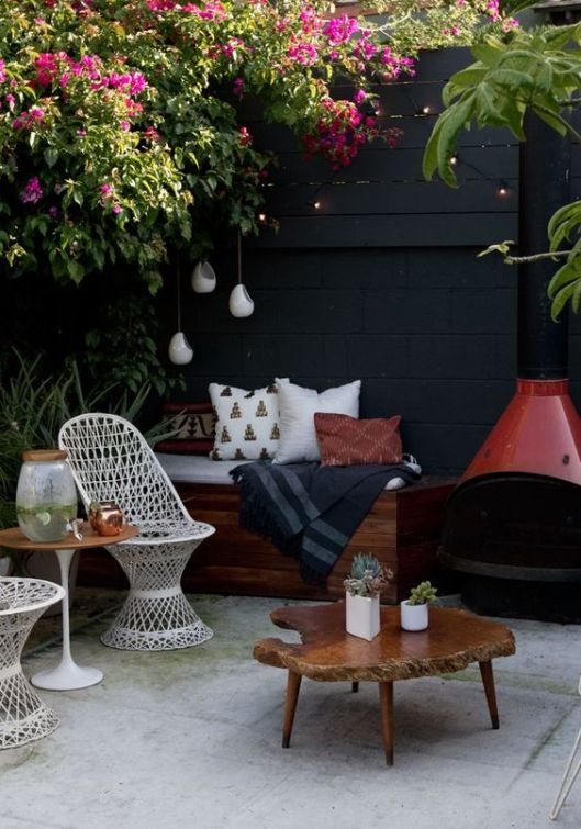 The Power of Black in the Garden: 7 outdoor spaces that prove that ...